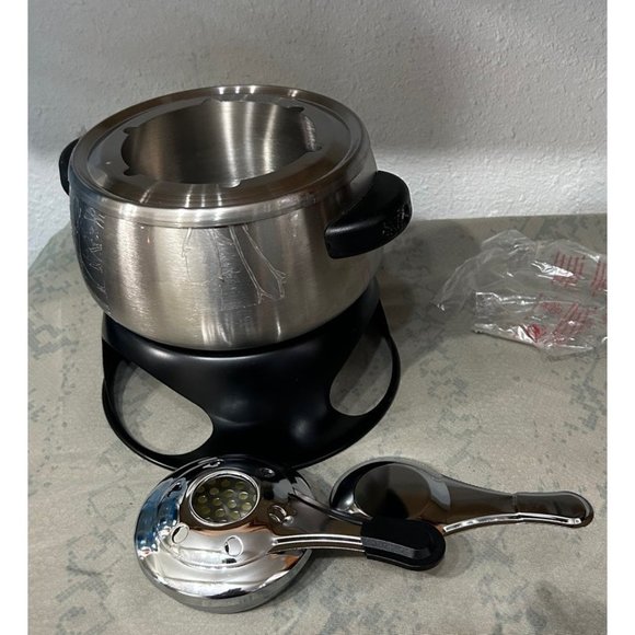 Trudeau | Kitchen | Swissmar Fondue Pot Melts Chocolate Cheese | Poshmark